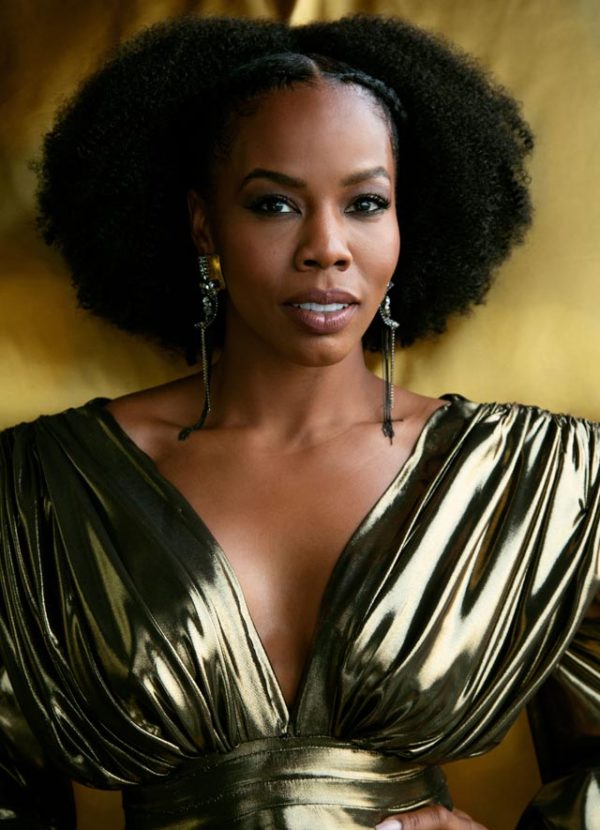 Brandee Evans lights up the red carpet